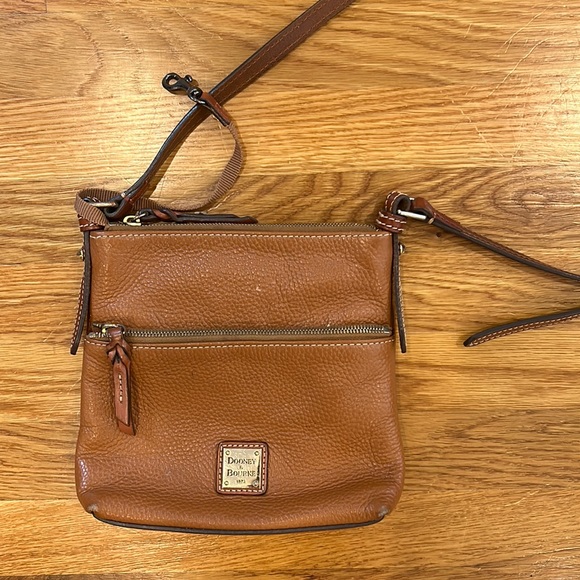Dooney & Bourke | Bags | Dooney And Bourke Cross Body Bag | Poshmark